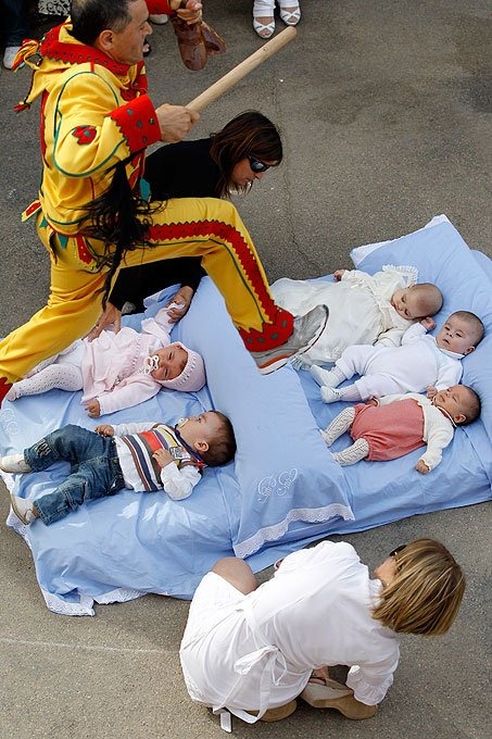 The Spanish Baby Jumping Festival of El Colacho | Amusing Planet